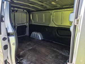 Grey Renault Trafic 2017 in Telschi, with an engine capacity of 1.60 L and mileage of 173 thousand km for 7700 €, photo 32 on AUTOMOTO.COM.LV