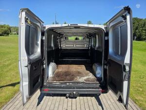 Grey Renault Trafic 2017 in Telschi, with an engine capacity of 1.60 L and mileage of 173 thousand km for 7700 €, photo 33 on AUTOMOTO.COM.LV