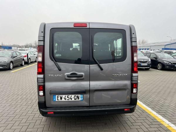 Pelēks Renault Trafic 2018 Tauragė, ar dzinēja tilpumu 1.60 L un nobraukumu 440 tūkst. km par 9300 €, foto 10 vietnē AUTOMOTO.COM.LV