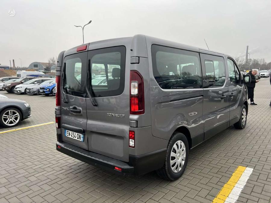 Pelēks Renault Trafic 2018 Tauragė, ar dzinēja tilpumu 1.60 L un nobraukumu 440 tūkst. km par 9300 €, foto 11 vietnē AUTOMOTO.COM.LV