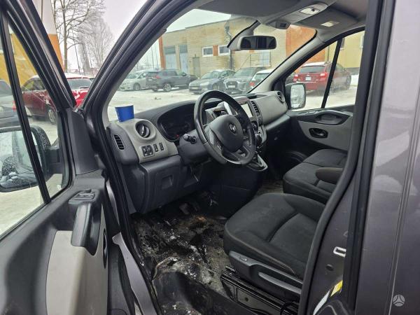 Grey Renault Trafic 2018 in Taurage, with an engine capacity of 1.60 L and mileage of 187 thousand km for 11000 €, photo 7 on AUTOMOTO.COM.LV