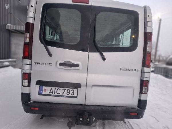 Grey Renault Trafic 2018 in Kaunas, with an engine capacity of 1.60 L and mileage of 315 thousand km for 11500 €, photo 4 on AUTOMOTO.COM.LV