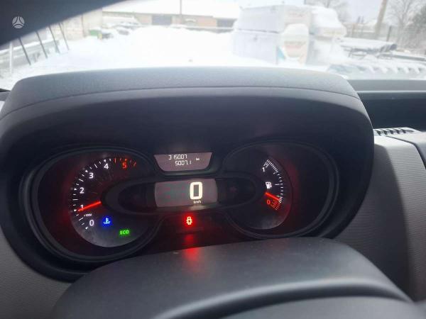 Grey Renault Trafic 2018 in Kaunas, with an engine capacity of 1.60 L and mileage of 315 thousand km for 11500 €, photo 9 on AUTOMOTO.COM.LV