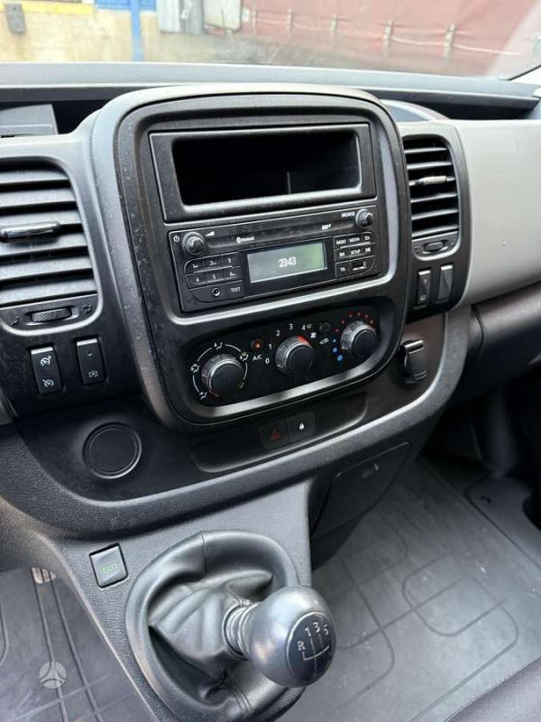 Pelēks Renault Trafic 2019 Klaipėda, ar dzinēja tilpumu 1.60 L un nobraukumu 199 tūkst. km par 14700 €, foto 11 vietnē AUTOMOTO.COM.LV