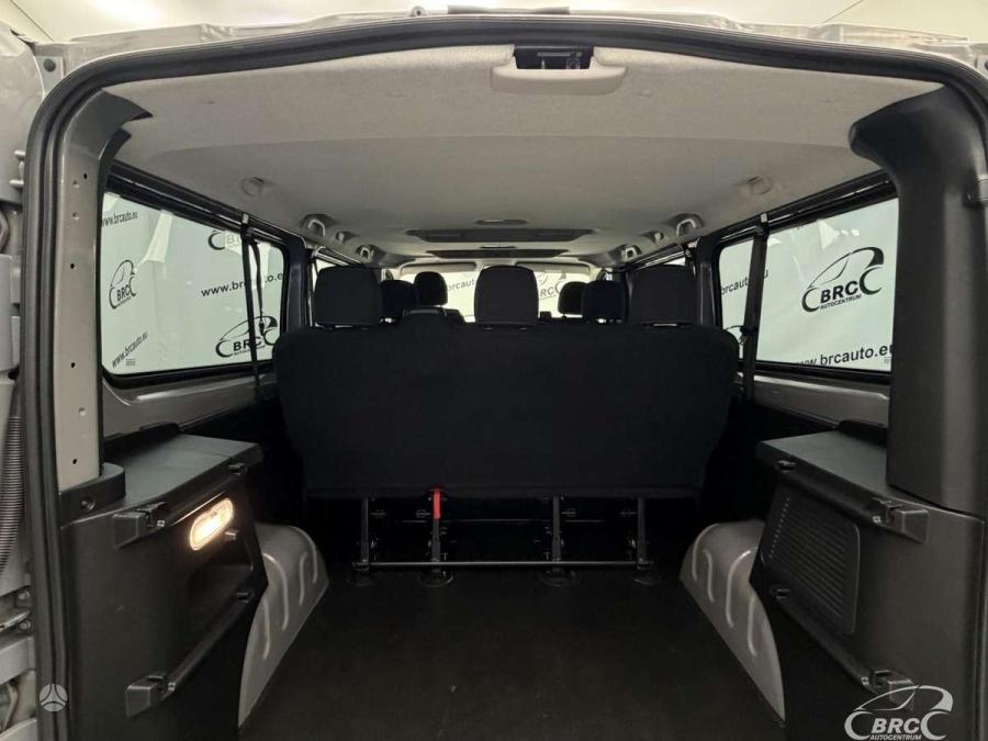 Pelēks Renault Trafic 2019 Viļņa, ar dzinēja tilpumu 1.60 L un nobraukumu 129 tūkst. km par 13900 €, foto 24 vietnē AUTOMOTO.COM.LV