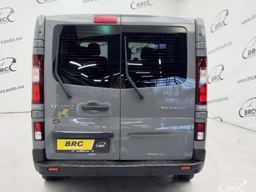 Pelēks Renault Trafic 2019 Viļņa, ar dzinēja tilpumu 1.60 L un nobraukumu 129 tūkst. km par 13900 €, foto 28 vietnē AUTOMOTO.COM.LV