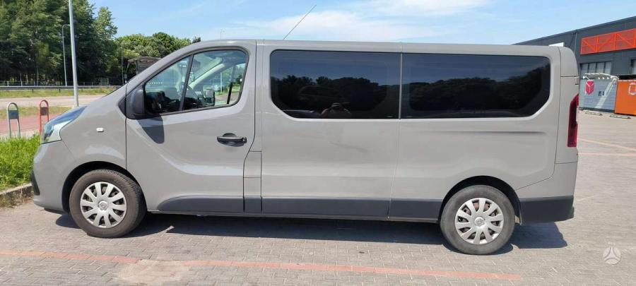 Grey Renault Trafic 2019 in Klaipeda, with an engine capacity of 1.60 L and mileage of 211 thousand km for 13999 €, photo 4 on AUTOMOTO.COM.LV