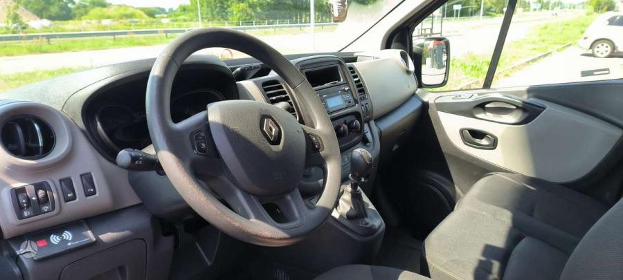 Grey Renault Trafic 2019 in Klaipeda, with an engine capacity of 1.60 L and mileage of 211 thousand km for 13999 €, photo 8 on AUTOMOTO.COM.LV
