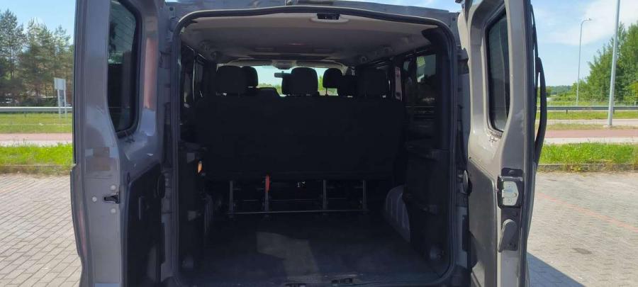 Grey Renault Trafic 2019 in Klaipeda, with an engine capacity of 1.60 L and mileage of 211 thousand km for 13999 €, photo 14 on AUTOMOTO.COM.LV