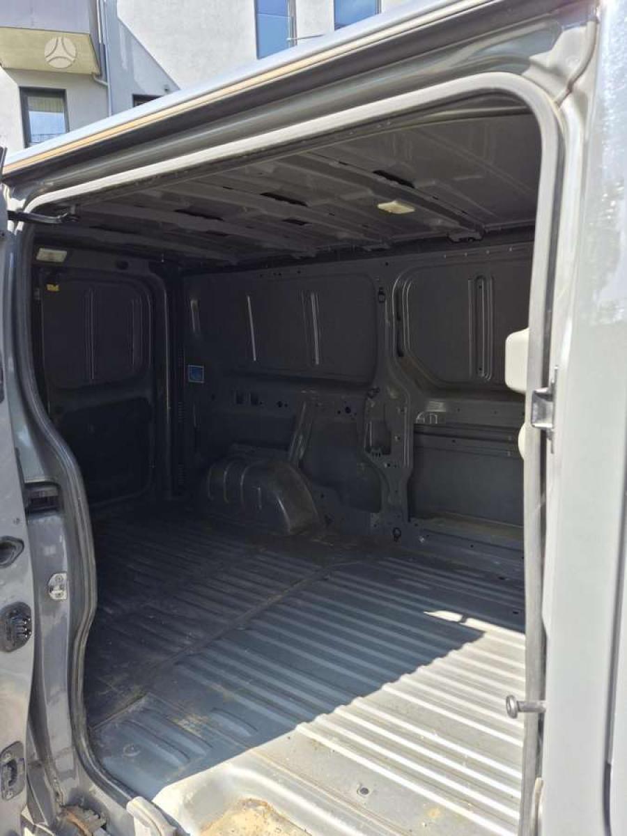Pelēks Renault Trafic 2019 Viļņa, ar dzinēja tilpumu 1.60 L un nobraukumu 194 tūkst. km par 10800 €, foto 10 vietnē AUTOMOTO.COM.LV