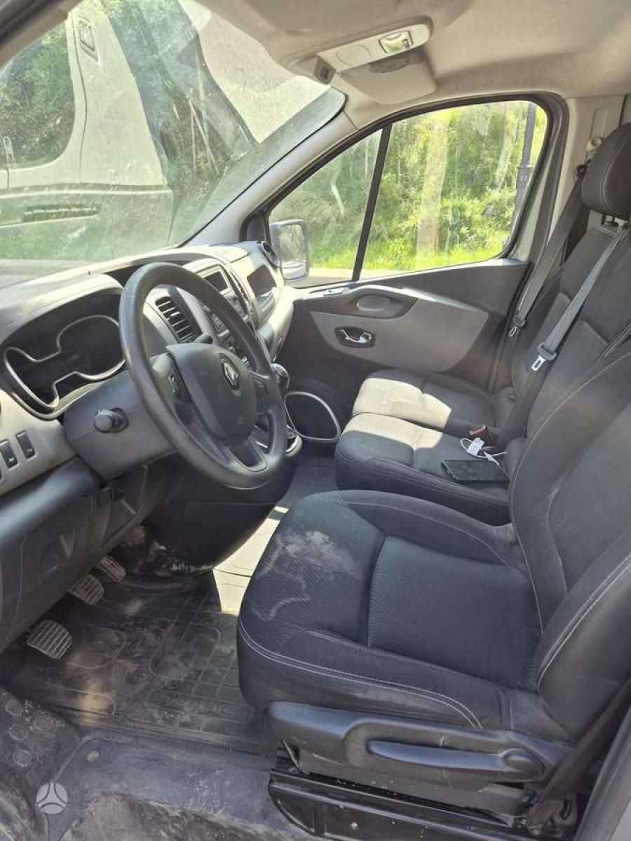 Pelēks Renault Trafic 2019 Viļņa, ar dzinēja tilpumu 1.60 L un nobraukumu 194 tūkst. km par 10800 €, foto 12 vietnē AUTOMOTO.COM.LV