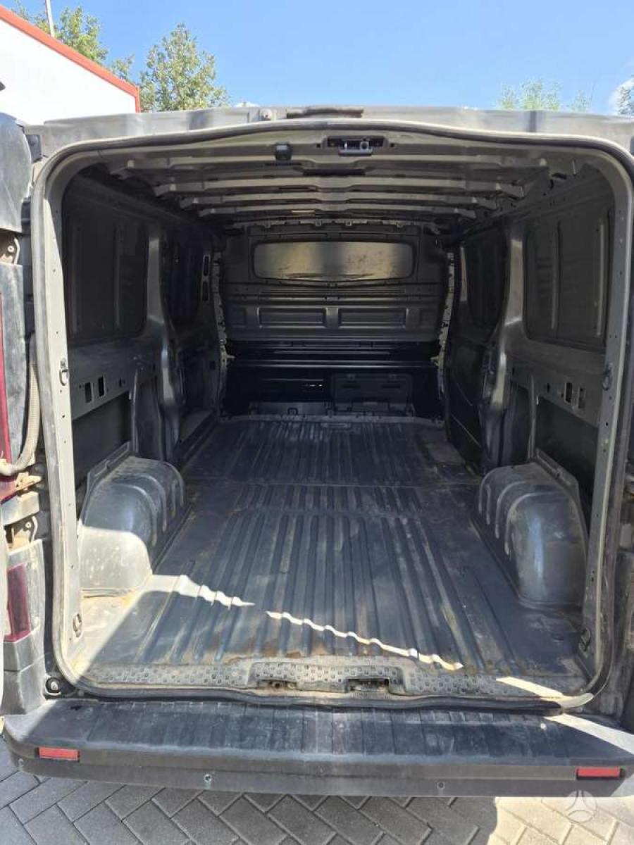 Pelēks Renault Trafic 2019 Viļņa, ar dzinēja tilpumu 1.60 L un nobraukumu 194 tūkst. km par 10800 €, foto 13 vietnē AUTOMOTO.COM.LV