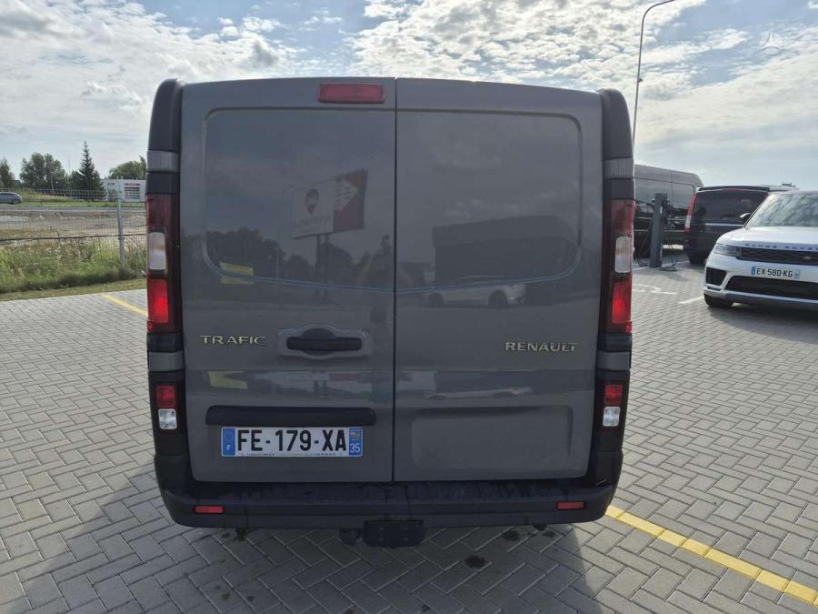 Pelēks Renault Trafic 2019 Tauragė, ar dzinēja tilpumu 1.60 L un nobraukumu 125 tūkst. km par 8500 €, foto 5 vietnē AUTOMOTO.COM.LV
