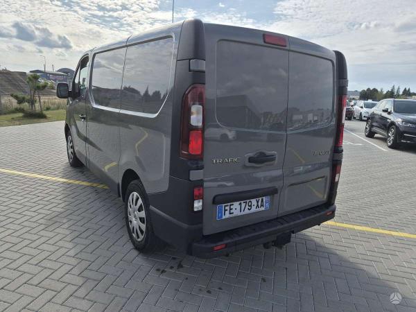 Pelēks Renault Trafic 2019 Tauragė, ar dzinēja tilpumu 1.60 L un nobraukumu 125 tūkst. km par 8500 €, foto 9 vietnē AUTOMOTO.COM.LV