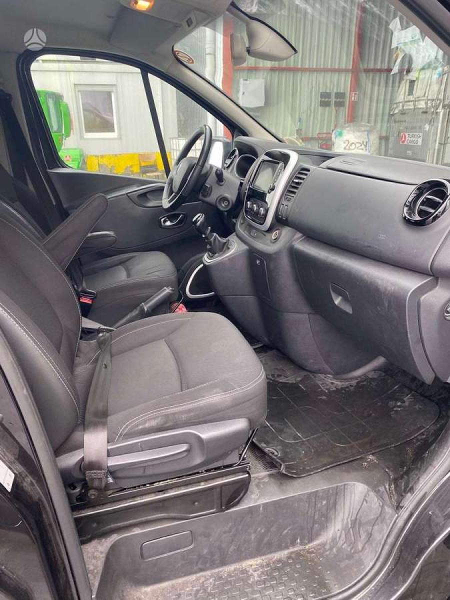 Pelēks Renault Trafic 2020 Marijampole, ar dzinēja tilpumu 2.00 L un nobraukumu 45 tūkst. km par 14000 €, foto 6 vietnē AUTOMOTO.COM.LV