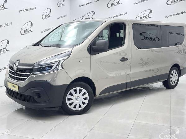 Grey Renault Trafic 2020 in Vilnius, with an engine capacity of 2.00 L and mileage of 243 thousand km for 18200 €, photo 1 on AUTOMOTO.COM.LV