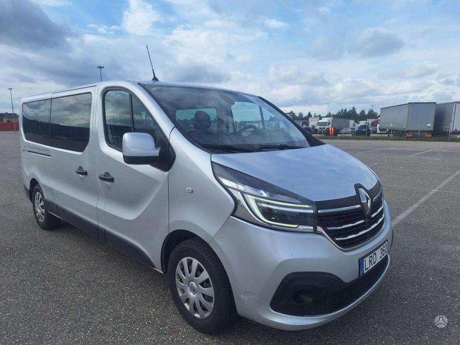 Grey Renault Trafic 2020 in Vilnius, with an engine capacity of 2.00 L and mileage of 100 thousand km for 15609 €, photo 4 on AUTOMOTO.COM.LV