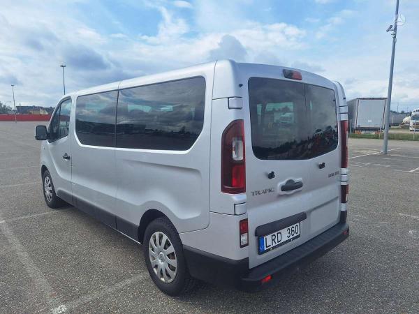 Grey Renault Trafic 2020 in Vilnius, with an engine capacity of 2.00 L and mileage of 100 thousand km for 15609 €, photo 8 on AUTOMOTO.COM.LV