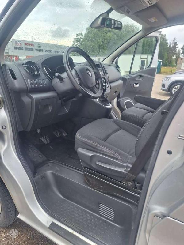 Grey Renault Trafic 2020 in Vilnius, with an engine capacity of 2.00 L and mileage of 100 thousand km for 15609 €, photo 9 on AUTOMOTO.COM.LV