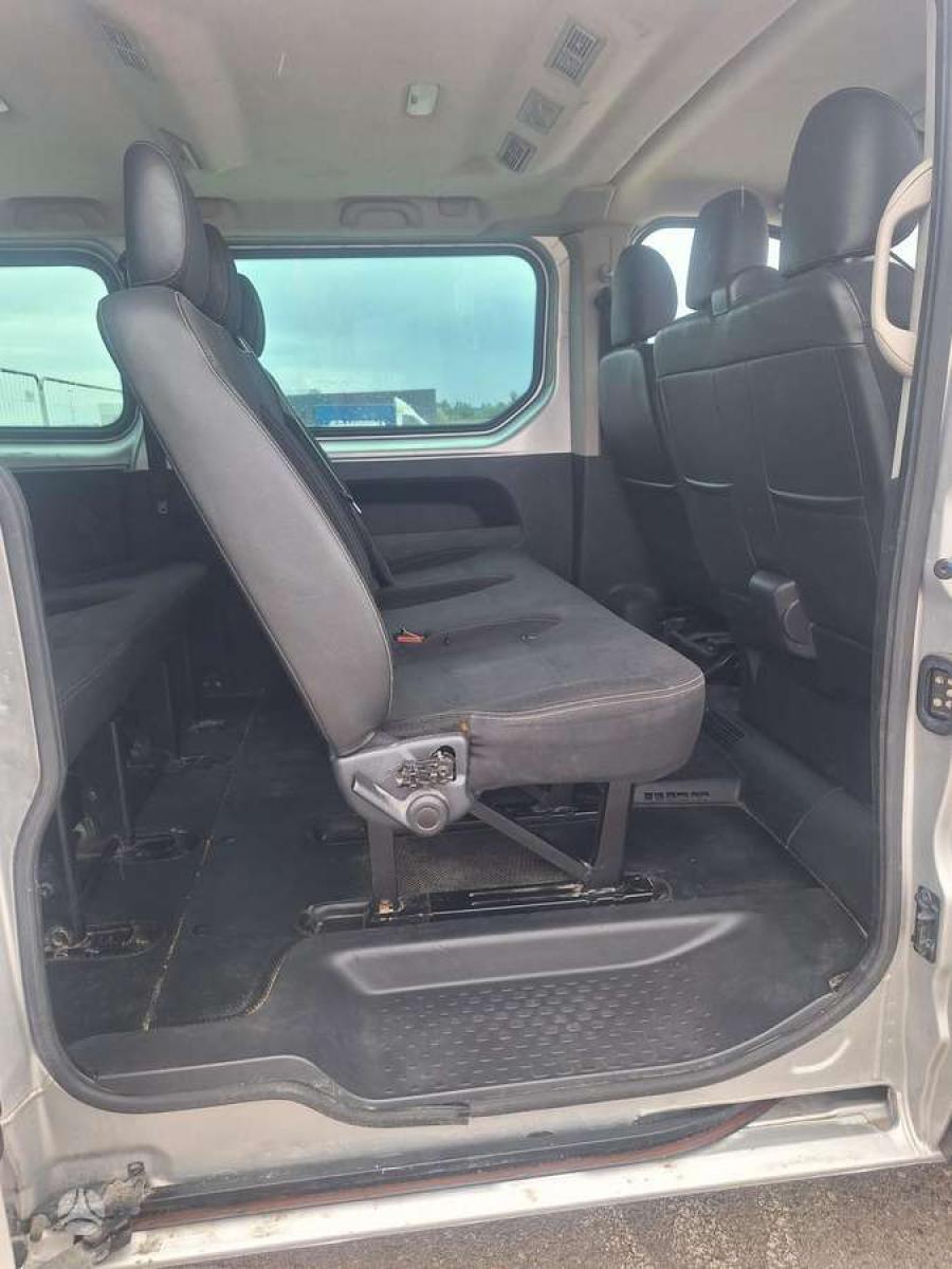 Grey Renault Trafic 2020 in Vilnius, with an engine capacity of 2.00 L and mileage of 100 thousand km for 15609 €, photo 12 on AUTOMOTO.COM.LV