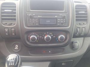 Grey Renault Trafic 2020 in Vilnius, with an engine capacity of 2.00 L and mileage of 100 thousand km for 15609 €, photo 14 on AUTOMOTO.COM.LV
