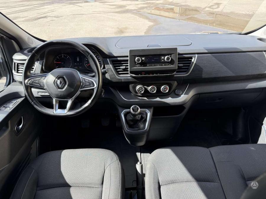 Pelēks Renault Trafic 2021 Klaipėda, ar dzinēja tilpumu 2.00 L un nobraukumu 186 tūkst. km par 20900 €, foto 10 vietnē AUTOMOTO.COM.LV