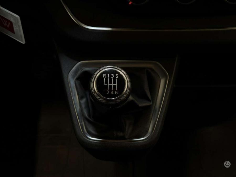 Pelēks Renault Trafic 2022 Viļņa, ar dzinēja tilpumu 2.00 L un nobraukumu 108 tūkst. km par 26490 €, foto 21 vietnē AUTOMOTO.COM.LV