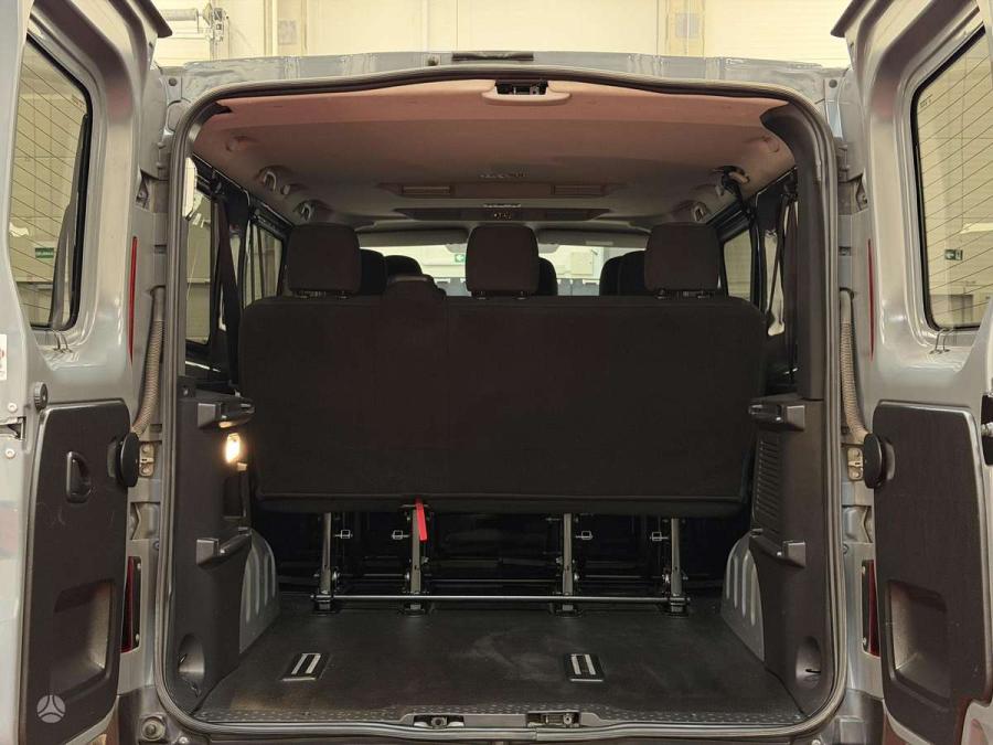 Pelēks Renault Trafic 2022 Viļņa, ar dzinēja tilpumu 2.00 L un nobraukumu 108 tūkst. km par 26490 €, foto 26 vietnē AUTOMOTO.COM.LV