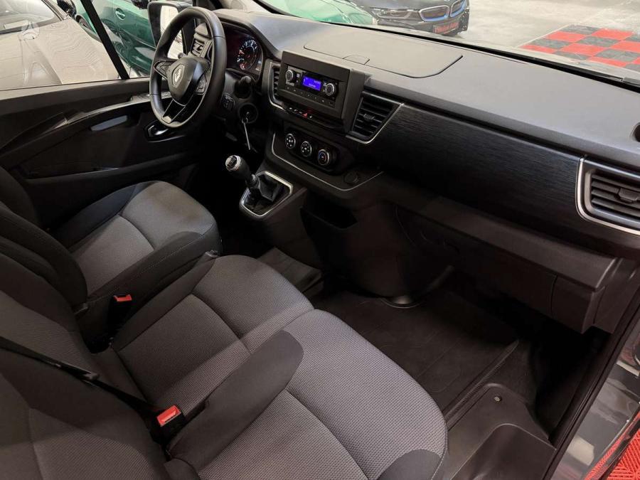 Grey Renault Trafic 2022 in Vilnius, with an engine capacity of 2.00 L and mileage of 108 thousand km for 25290 €, photo 15 on AUTOMOTO.COM.LV