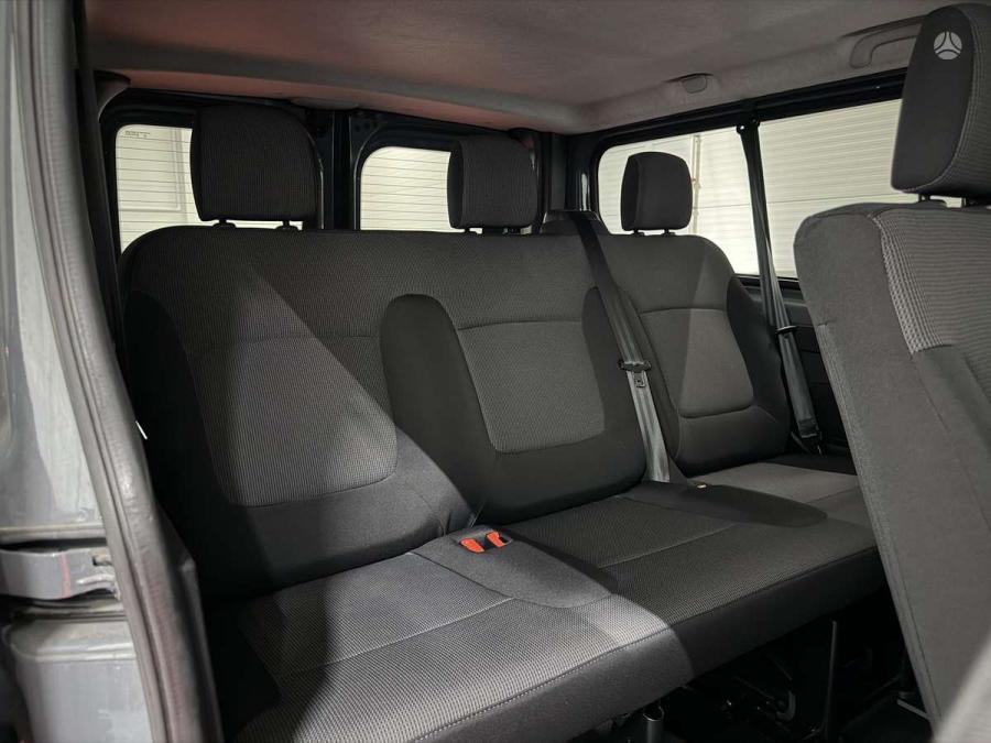 Grey Renault Trafic 2022 in Vilnius, with an engine capacity of 2.00 L and mileage of 108 thousand km for 25290 €, photo 25 on AUTOMOTO.COM.LV