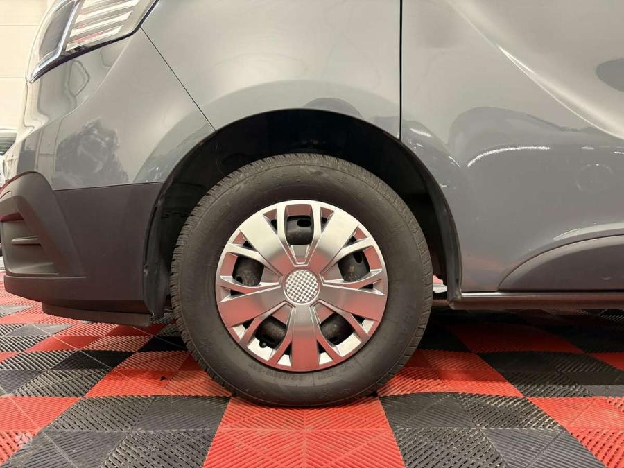 Pelēks Renault Trafic 2022 Viļņa, ar dzinēja tilpumu 2.00 L un nobraukumu 97 tūkst. km par 26990 €, foto 10 vietnē AUTOMOTO.COM.LV