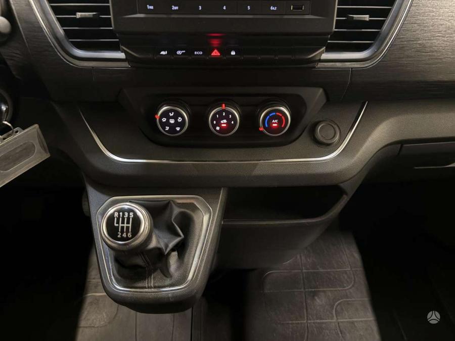 Pelēks Renault Trafic 2022 Viļņa, ar dzinēja tilpumu 2.00 L un nobraukumu 97 tūkst. km par 26990 €, foto 21 vietnē AUTOMOTO.COM.LV