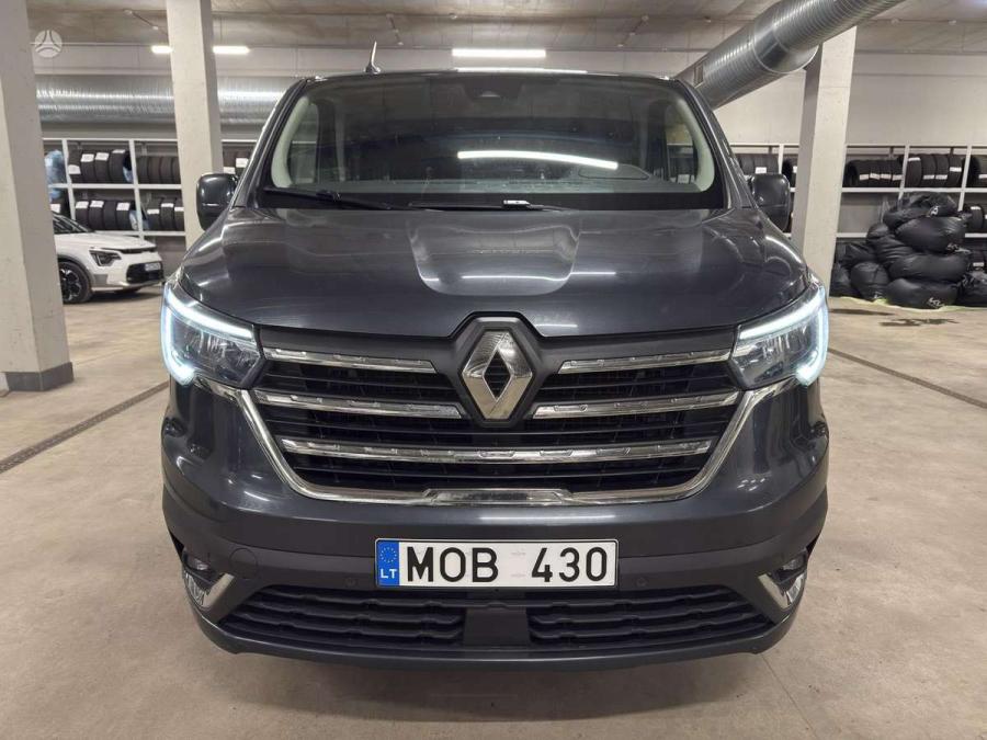 Pelēks Renault Trafic 2023 Viļņa, ar dzinēja tilpumu 2.00 L un nobraukumu 102 tūkst. km par 29900 €, foto 2 vietnē AUTOMOTO.COM.LV