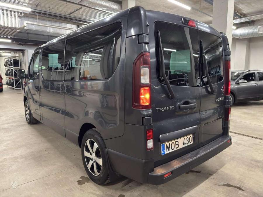 Pelēks Renault Trafic 2023 Viļņa, ar dzinēja tilpumu 2.00 L un nobraukumu 102 tūkst. km par 29900 €, foto 4 vietnē AUTOMOTO.COM.LV
