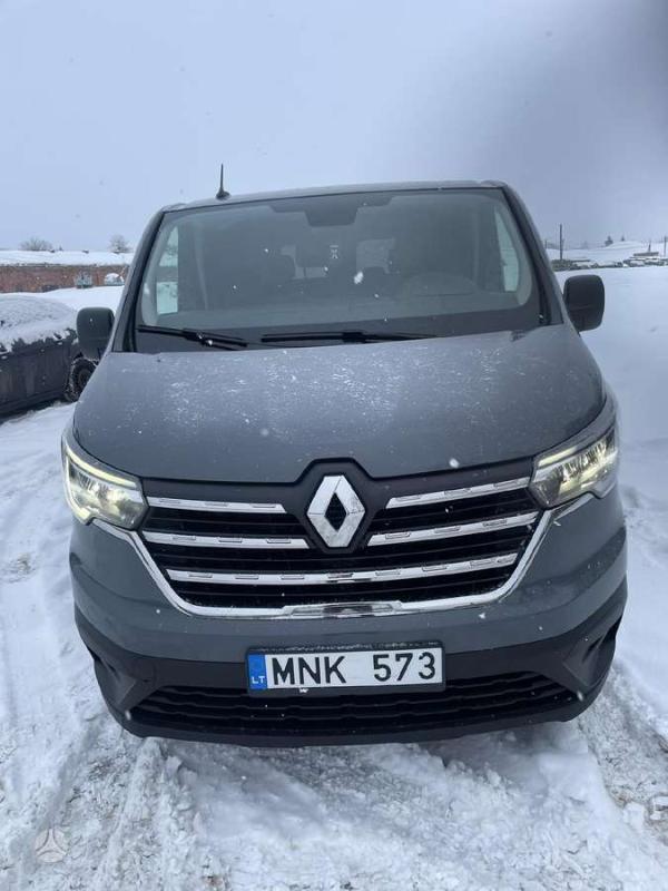 Grey Renault Trafic 2023 in Kaunas, with an engine capacity of 2.00 L and mileage of 158 thousand km for 26620 €, photo 3 on AUTOMOTO.COM.LV
