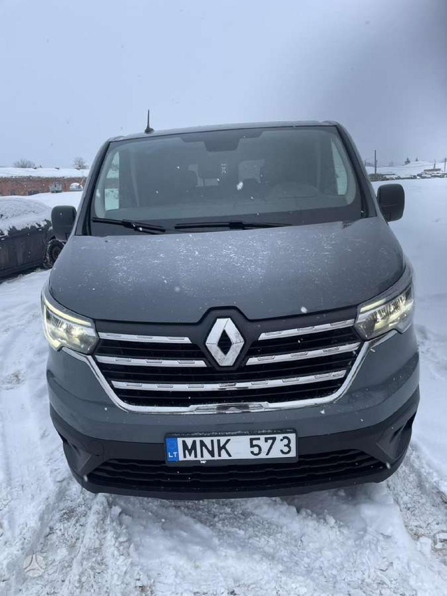Grey Renault Trafic 2023 in Kaunas, with an engine capacity of 2.00 L and mileage of 158 thousand km for 26620 €, photo 3 on AUTOMOTO.COM.LV