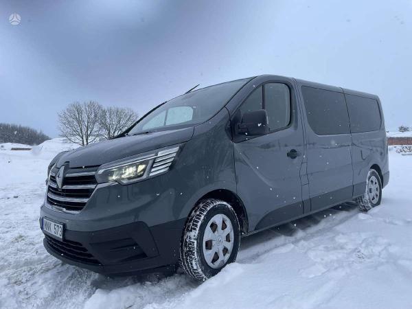 Grey Renault Trafic 2023 in Kaunas, with an engine capacity of 2.00 L and mileage of 158 thousand km for 26620 €, photo 4 on AUTOMOTO.COM.LV