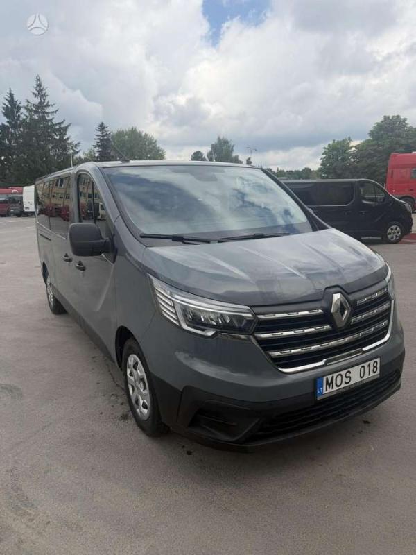 Grey Renault Trafic 2023 in Vilnius, with an engine capacity of 2.00 L and mileage of 450 thousand km for 18900 €, photo 1 on AUTOMOTO.COM.LV