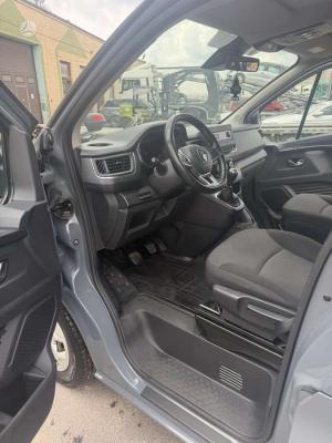Pelēks Renault Trafic 2023 Viļņa, ar dzinēja tilpumu 2.00 L un nobraukumu 450 tūkst. km par 18900 €, foto 9 vietnē AUTOMOTO.COM.LV