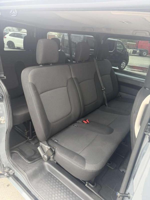 Grey Renault Trafic 2023 in Vilnius, with an engine capacity of 2.00 L and mileage of 450 thousand km for 18900 €, photo 10 on AUTOMOTO.COM.LV