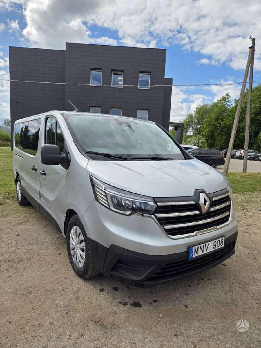 Grey Renault Trafic 2023 in Radviliskis, with an engine capacity of 2.00 L and mileage of 686 thousand km for 16940 €, photo 1 on AUTOMOTO.COM.LV