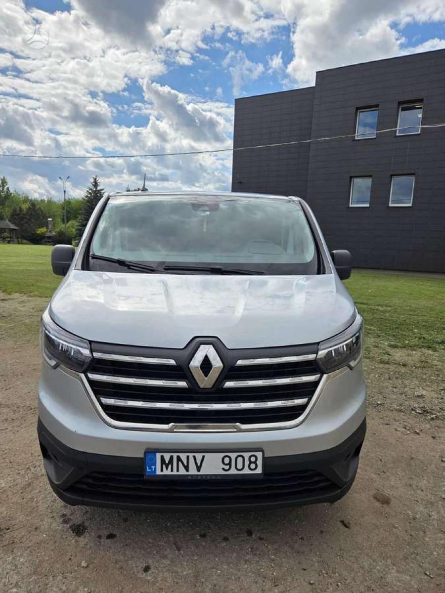 Grey Renault Trafic 2023 in Radviliskis, with an engine capacity of 2.00 L and mileage of 686 thousand km for 16940 €, photo 3 on AUTOMOTO.COM.LV