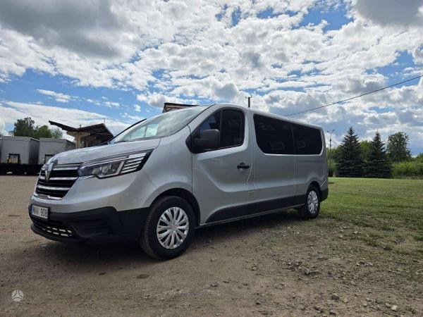 Grey Renault Trafic 2023 in Radviliskis, with an engine capacity of 2.00 L and mileage of 686 thousand km for 16940 €, photo 3 on AUTOMOTO.COM.LV