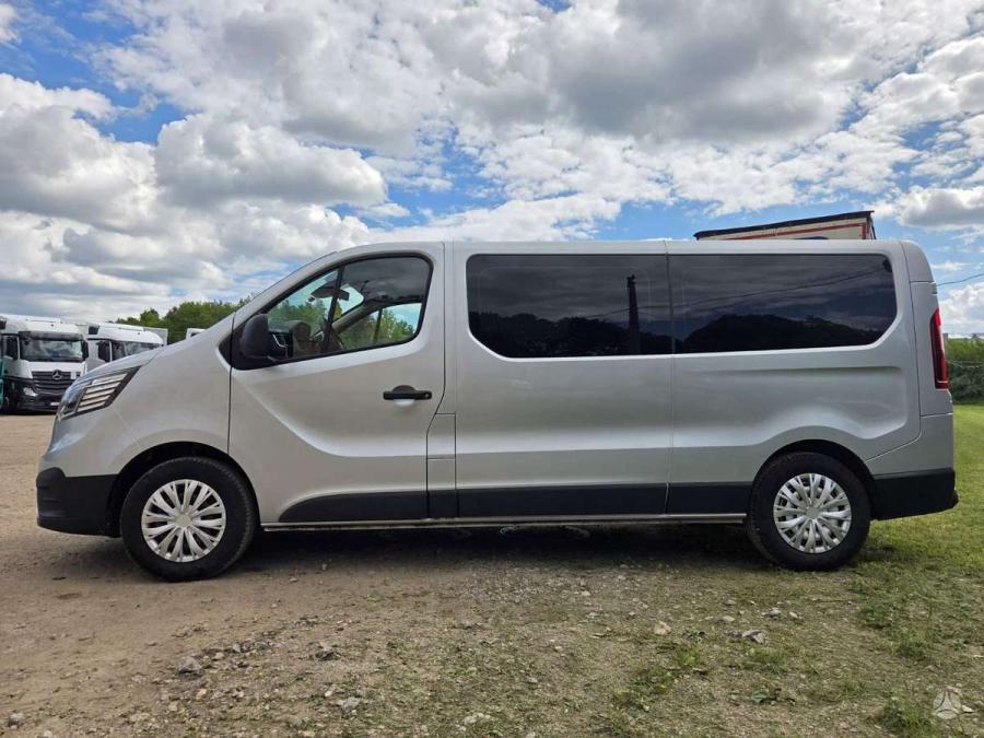 Grey Renault Trafic 2023 in Radviliskis, with an engine capacity of 2.00 L and mileage of 686 thousand km for 16940 €, photo 5 on AUTOMOTO.COM.LV