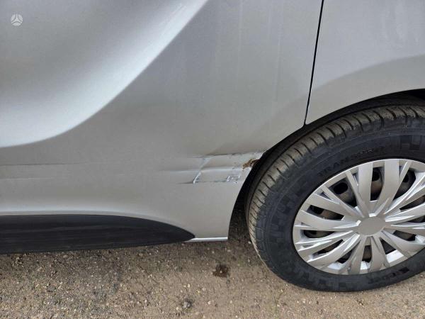 Grey Renault Trafic 2023 in Radviliskis, with an engine capacity of 2.00 L and mileage of 686 thousand km for 16940 €, photo 6 on AUTOMOTO.COM.LV