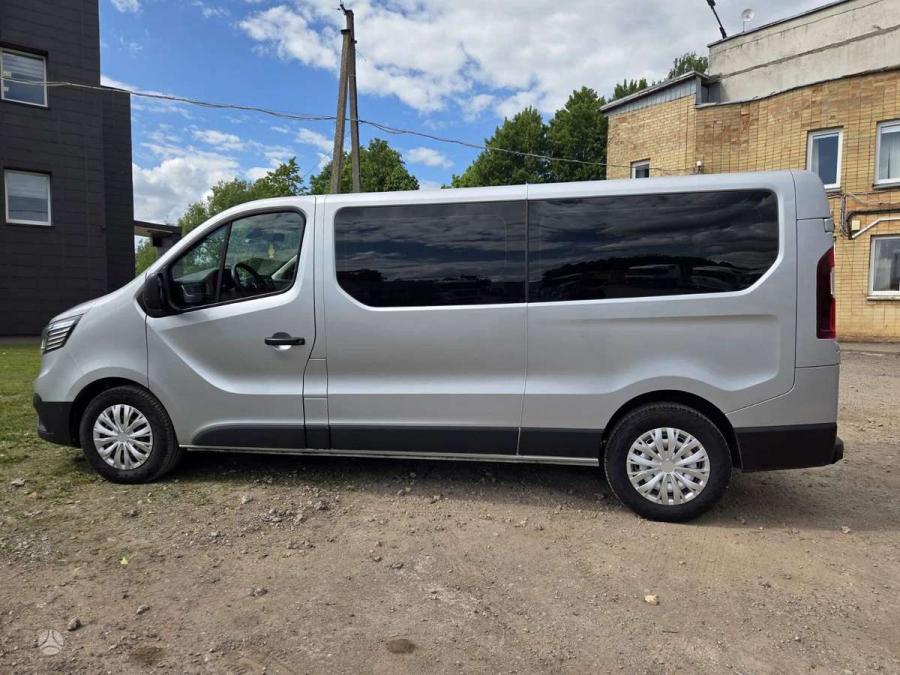Grey Renault Trafic 2023 in Radviliskis, with an engine capacity of 2.00 L and mileage of 686 thousand km for 16940 €, photo 16 on AUTOMOTO.COM.LV