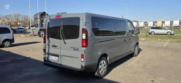 Grey Renault Trafic 2023 in Klaipeda, with an engine capacity of 2.00 L and mileage of 114 thousand km for 23500 €, photo 5 on AUTOMOTO.COM.LV