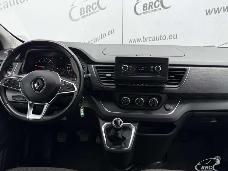 Grey Renault Trafic 2024 in Klaipeda, with an engine capacity of 2.00 L and mileage of 261 thousand km for 21000 €, photo 5 on AUTOMOTO.COM.LV