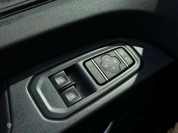 Grey Renault Trafic 2024 in Kaunas, with an engine capacity of 2.00 L and mileage of 130 thousand km for 28950 €, photo 8 on AUTOMOTO.COM.LV