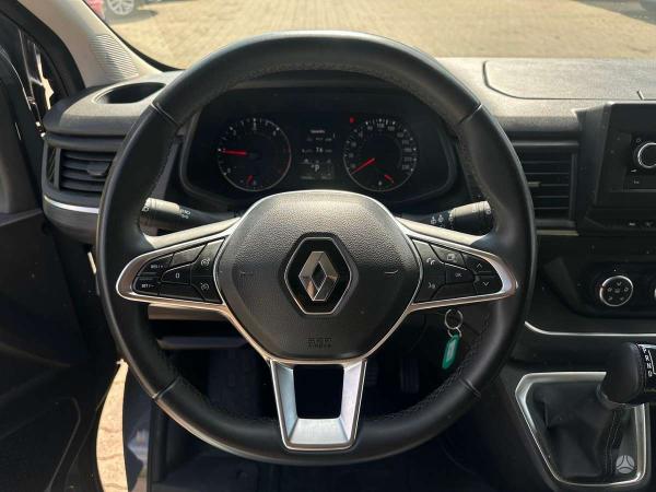 Grey Renault Trafic 2024 in Kaunas, with an engine capacity of 2.00 L and mileage of 130 thousand km for 28950 €, photo 9 on AUTOMOTO.COM.LV